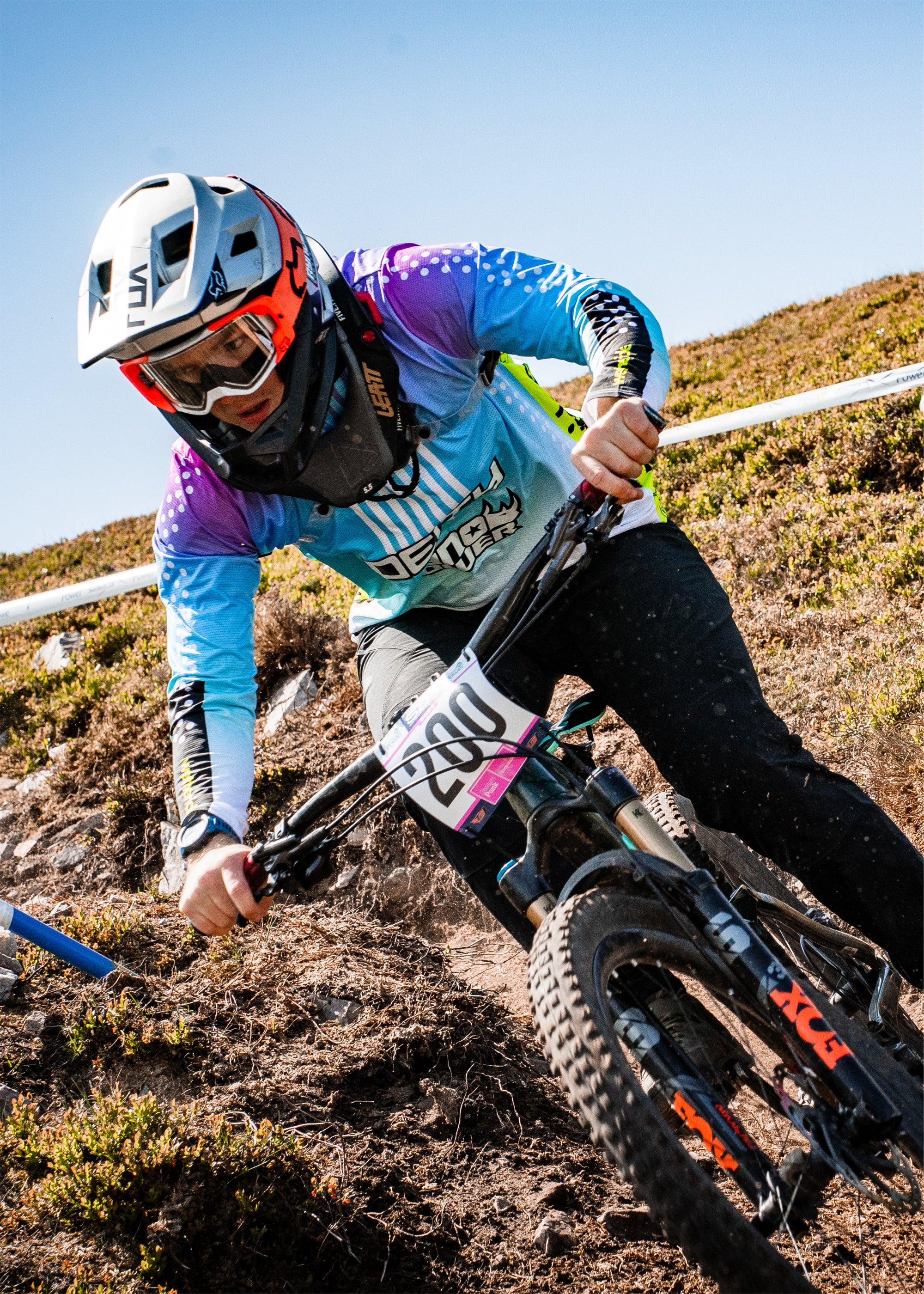 WE THE RIDERS: Australian Mountain Bike Clothing & Accessories